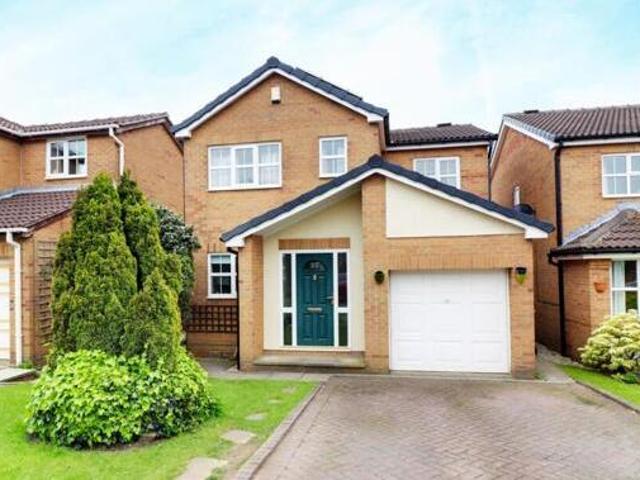 3 Bedroom Detached House For Sale In Tingley