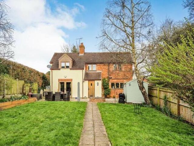 3 Bedroom Detached House For Sale In Tirley