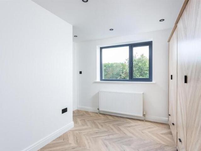 3 bedroom detached house for sale in Tredgold Close, Leeds, LS16