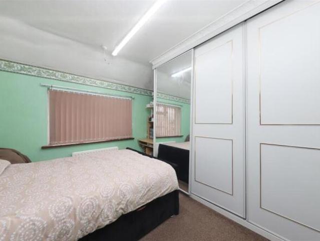 3 bedroom detached house for sale in Tudor Way, Hillingdon, UB10