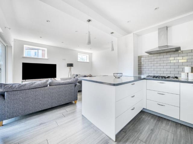 3 bedroom detached house for sale in Tudor Way, Petts Wood, Orpington, BR5