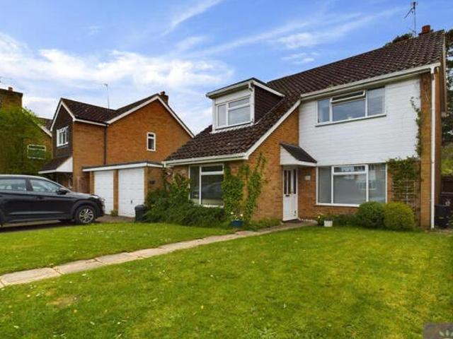 3 Bedroom Detached House For Sale In Twyford