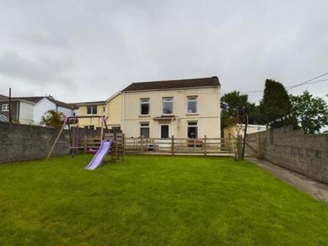3 Bedroom Detached House For Sale In Twyn