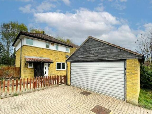 3 Bedroom Detached House For Sale In Two Mile Ash, Milton Keynes