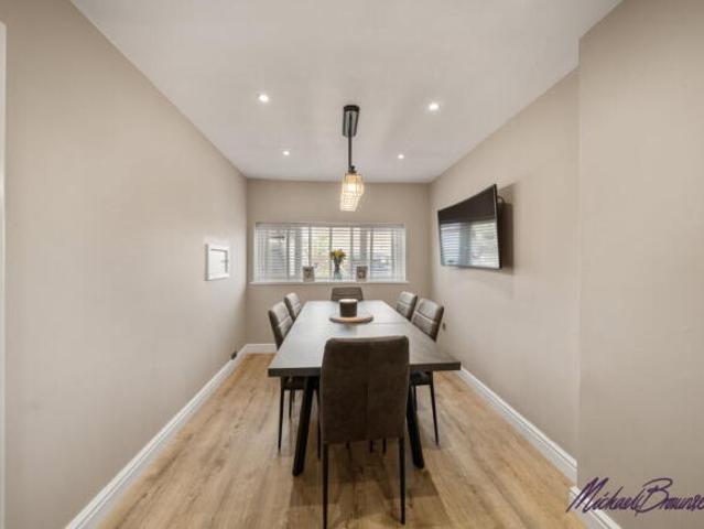3 bedroom detached house for sale in Ullswater Drive, Bradford, BD6 2TE, BD6