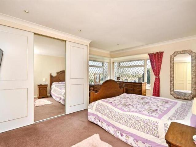 3 bedroom detached house for sale in Upper Kings Drive, Eastbourne, BN20