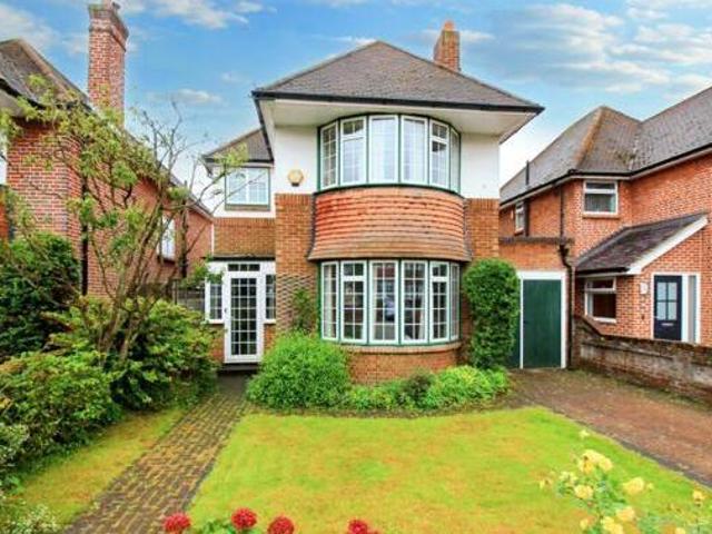 3 Bedroom Detached House For Sale In Upper Shirley
