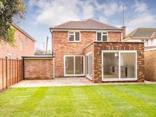 3 bedroom detached house for sale in Upper Road Kennington Oxford OX1