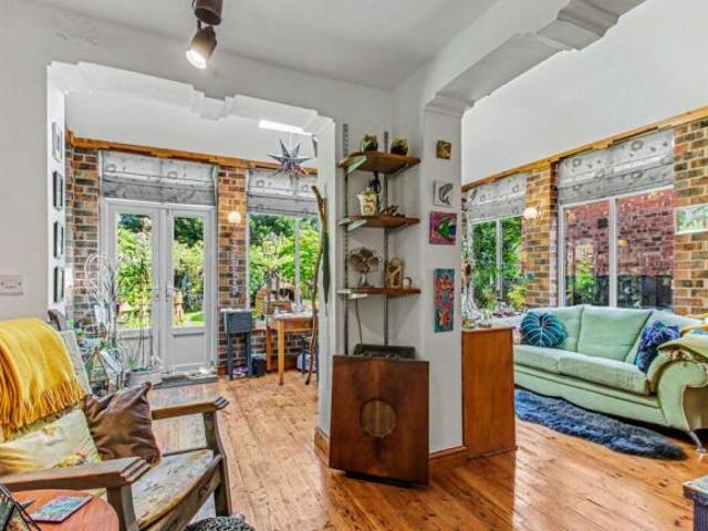 3 bedroom detached house for sale in Urmston Lane, Stretford, Manchester, M32