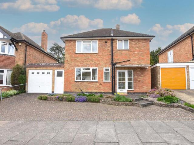 3 bedroom detached house for sale in Valentine Road, Evington, Leicester, LE5