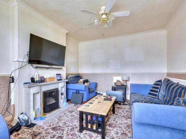 3 bedroom detached house for sale in Valley Road, Nottingham, NG5
