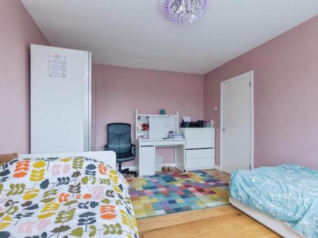 3 bedroom detached house for sale in Vandyke Road, Oadby, LEICESTER, LE2