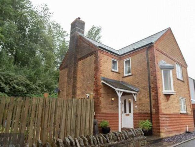 3 Bedroom Detached House For Sale In Victoria