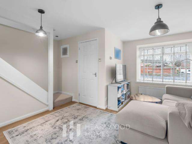 3 bedroom detached house for sale in Villiers Crescent, St Albans, AL4 9HZ, AL4