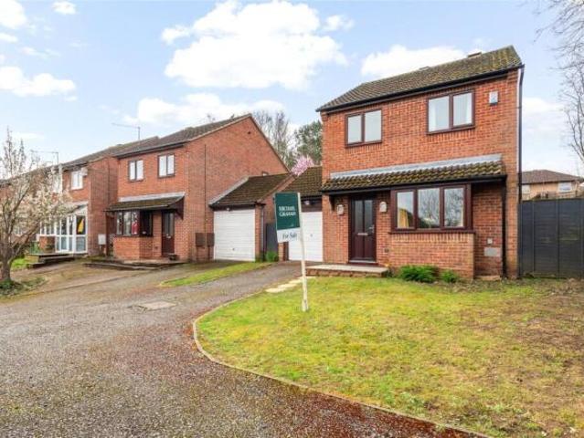 3 bedroom detached house for sale in Vyne Crescent, Great Holm, Milton Keynes, Buckinghamshire, MK8