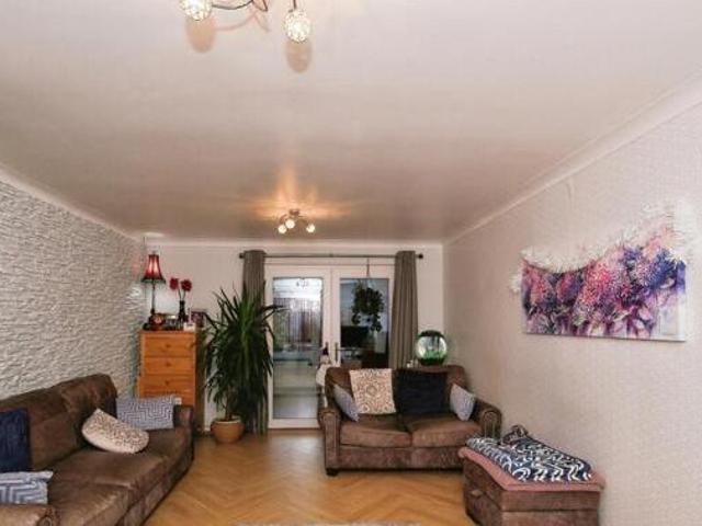 3 Bedroom Detached House For Sale In Yaxley