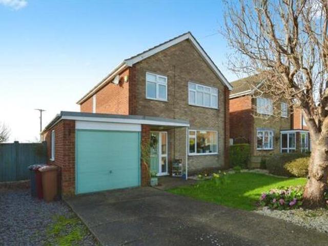 3 Bedroom Detached House For Sale In Yaddlethorpe