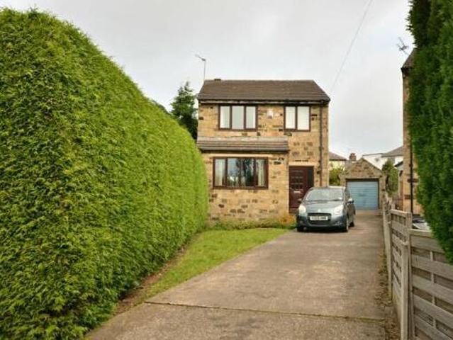 3 Bedroom Detached House For Sale In Yeadon, Leeds