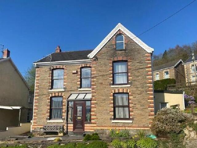 3 Bedroom Detached House For Sale In Ystalyfera