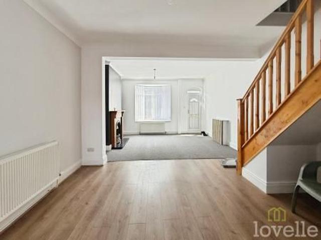 3 bedroom Detached house To Let