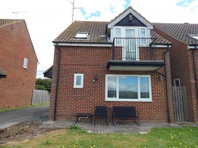 3 bedroom Detached house To Let