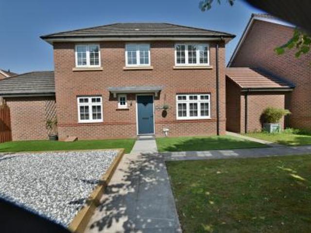 3 bedroom Detached house To Let