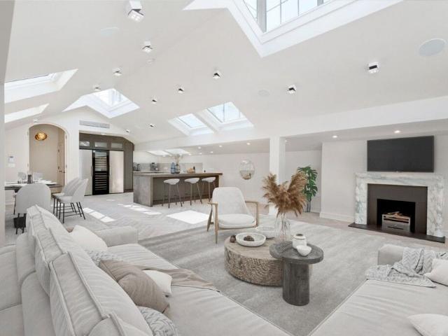 3 Bedroom Detached House To Let