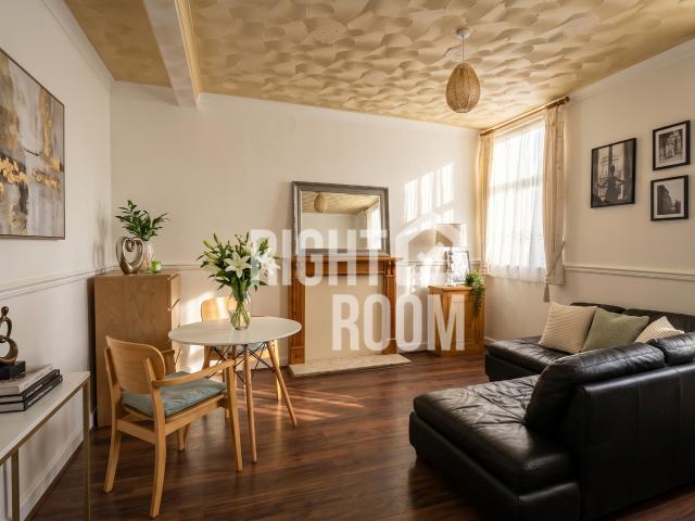 3 bedroom Detached house to let 3 Bed House, Fir Tree Road, Guildford, GU1 1JN