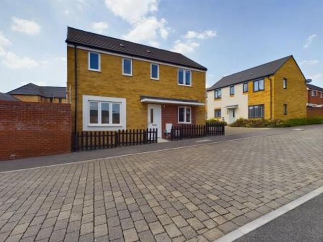 3 bedroom Detached house To Let