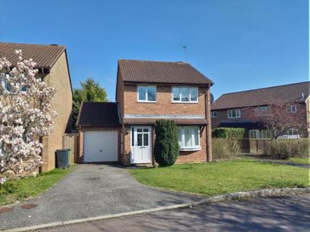 3 bedroom Detached house To Let