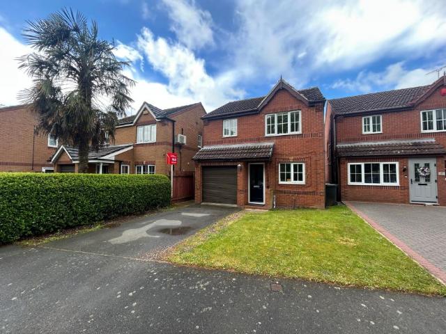 3 bedroom Detached house To Let