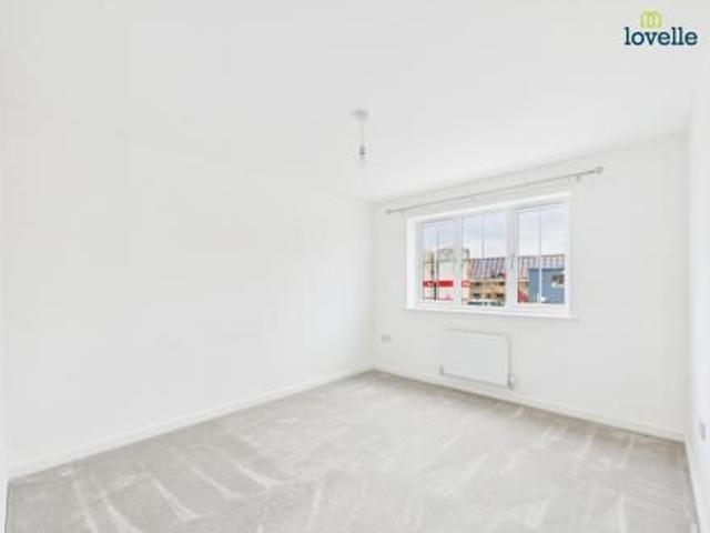3 bedroom Detached house To Let