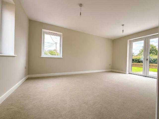3 bedroom detached house to rent