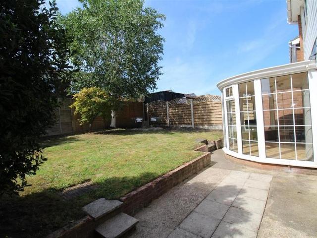 3 bedroom detached house to rent