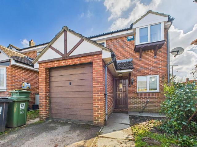 3 bedroom detached house to rent