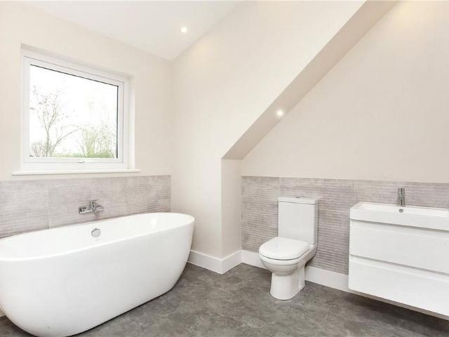 3 bedroom detached house to rent