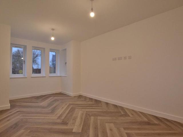 3 bedroom detached house to rent