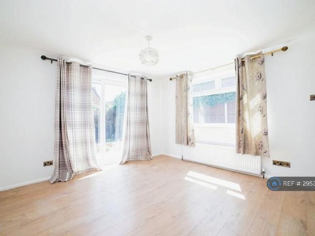 3 bedroom detached house to rent