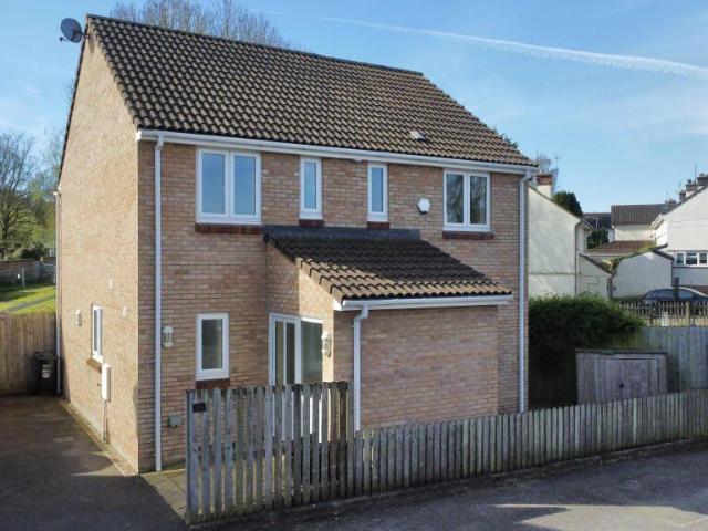 3 bedroom detached house to rent