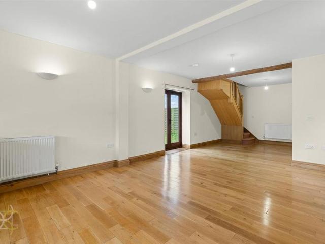3 bedroom detached house to rent