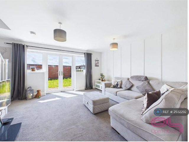 3 bedroom detached house to rent