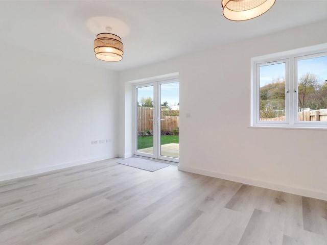 3 bedroom detached house to rent