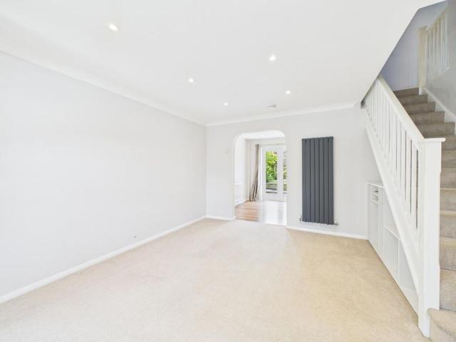 3 bedroom detached house to rent