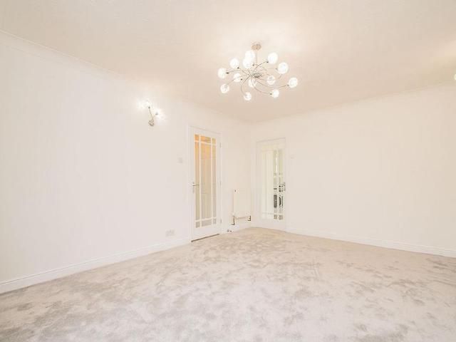 3 bedroom detached house to rent
