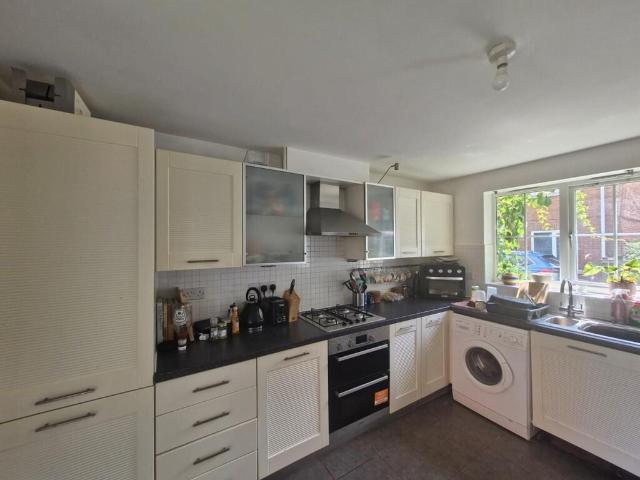 3 bedroom detached house to rent