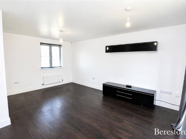 3 bedroom detached house to rent