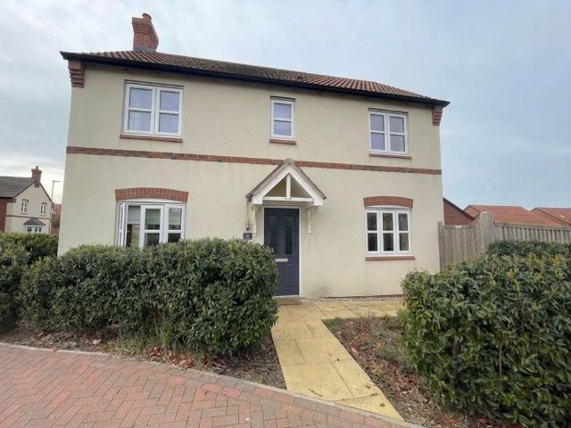 3 bedroom detached house to rent