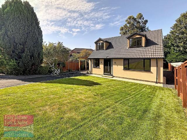 3 bedroom detached house to rent