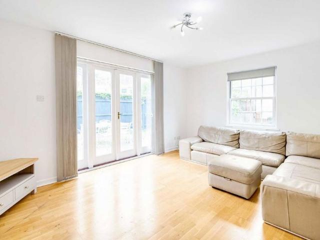 3 bedroom detached house to rent