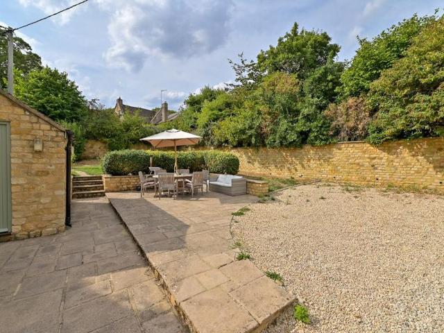 3 bedroom detached house to rent
